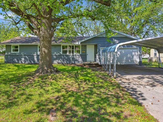 1459 S Luster Ave, Springfield, MO 65804