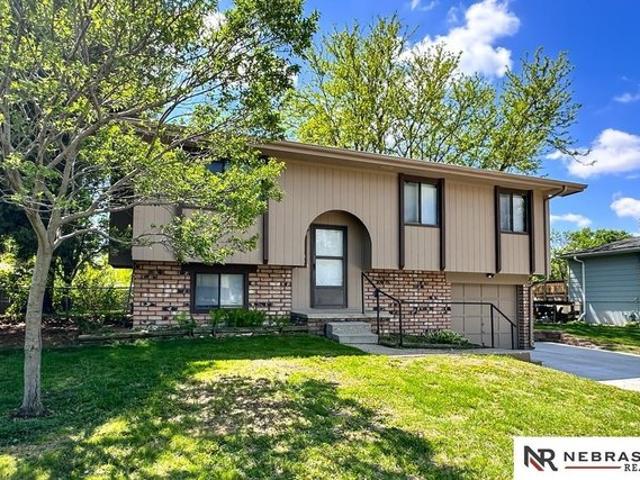 14509 Willow Creek Dr, Omaha, NE 68138