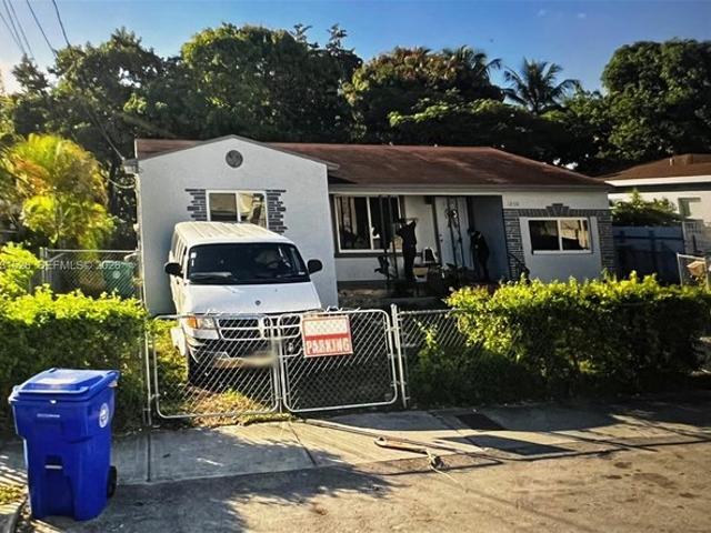 1450 NW 35th St, Miami, FL 33142