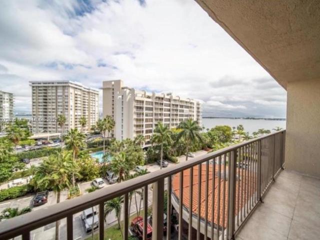 1450 Brickell Bay Dr #611 Miami, FL 33131