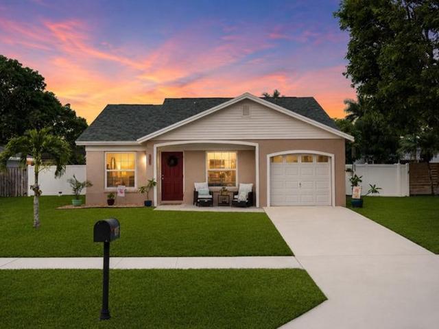 1450 Denlow Ln, Royal Palm Beach, FL 33411