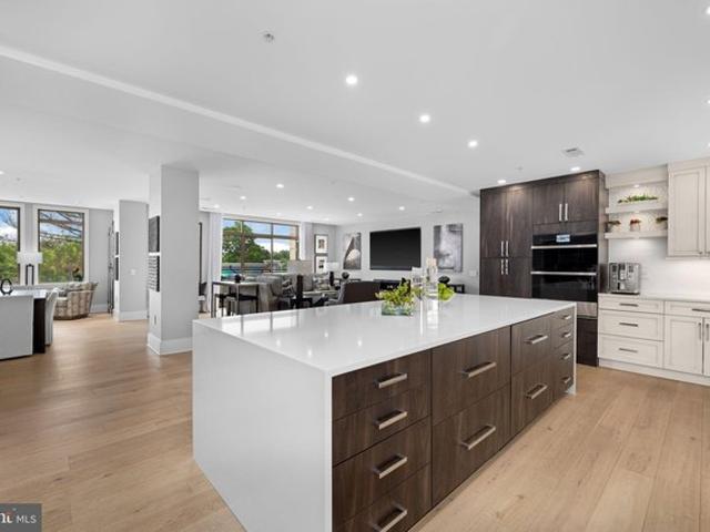 1450 Emerson Ave Apt 317, McLean, VA 22101