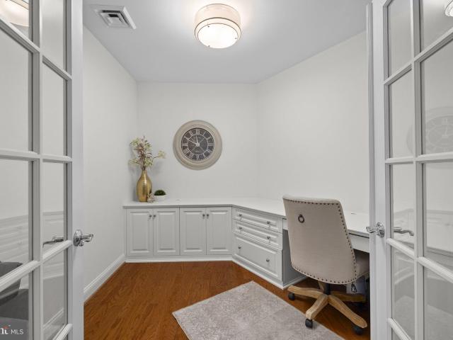 1450 Emerson Ave, Unit G044, McLean, VA 22101 | MLS #VAFX2301