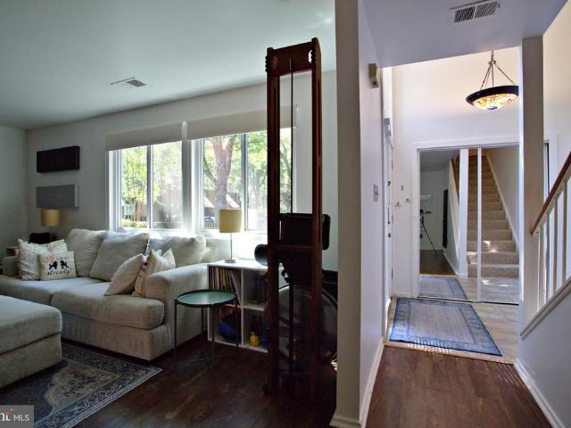 1450 Greenmont Court