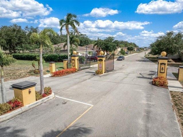 1450 Las Villas Blvd, Sebring, FL 33870