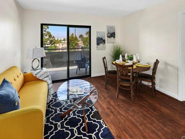 1450 Locust Ave 216, Long Beach, CA