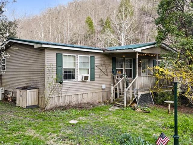 1450 Lower Cane Creek Rd, Stanton, KY 40380