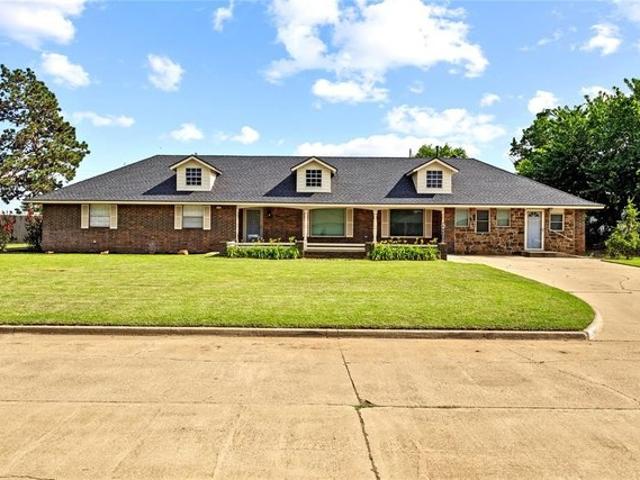 1450 Pine St, Weatherford, OK 73096