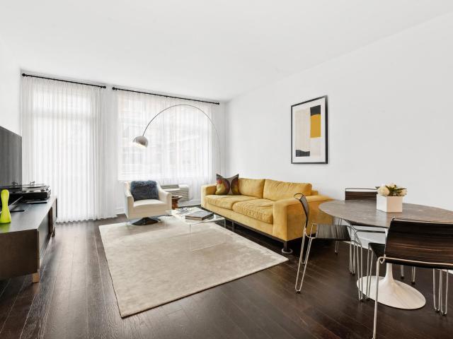 1450 Washington St # 518