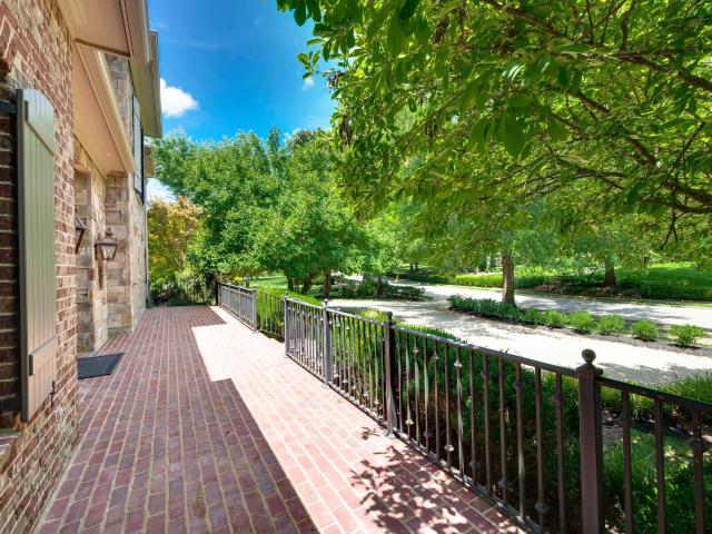 1450 Willowbrooke Cir