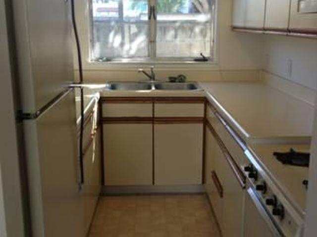 $1450 10 minutes to Stanford, HUGE studio! GREAT location!