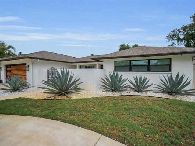 14516 Bay Hills Dr, Largo, FL 33774