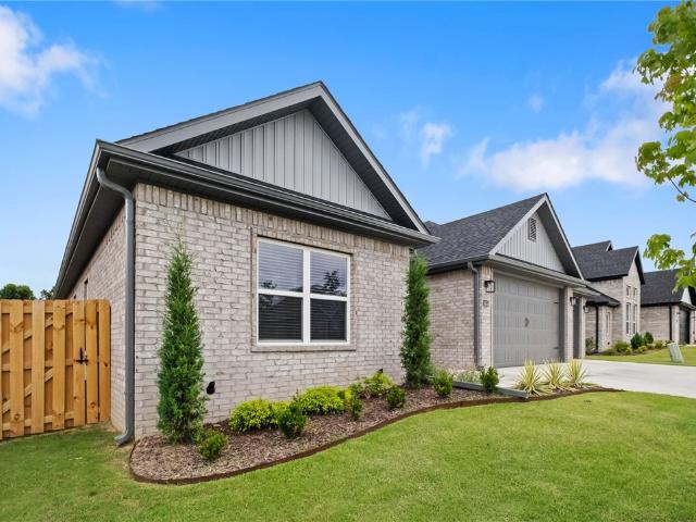 1451 Overcup Oak