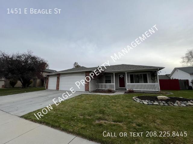 1451 E Beagle St, 3 beds, 2 full baths