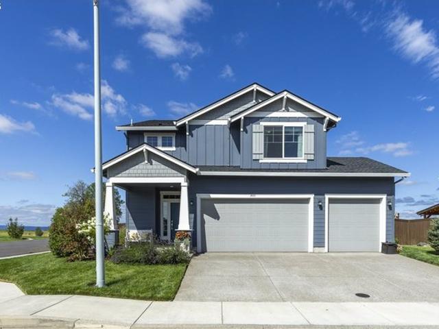 1451 Gladiola Dr, Junction City, OR 97448