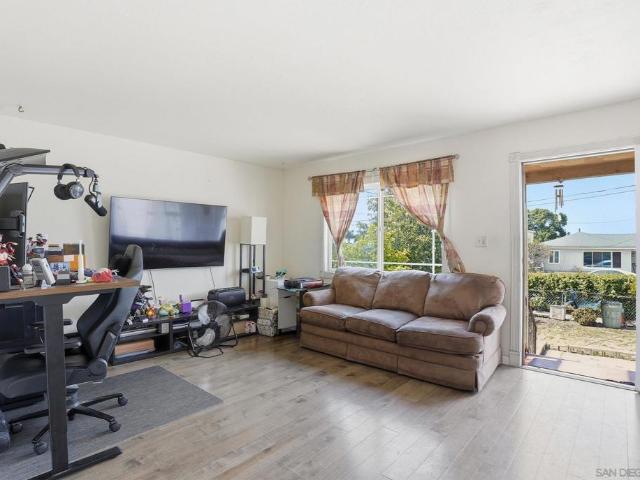 1451 S Harbison