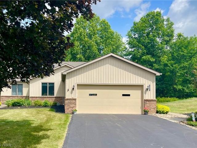 1451 Tripodi Cir, Niles, OH 44446