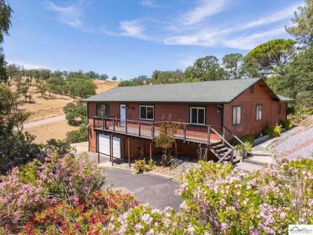14525 CARRIAGE LN, RED BLUFF, CA 96080 Single Family Residence.