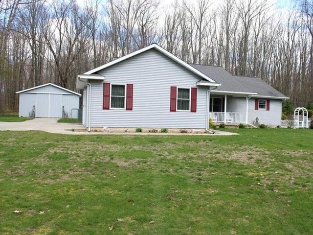 1452 Byfield Dr, Harrison, MI 48625