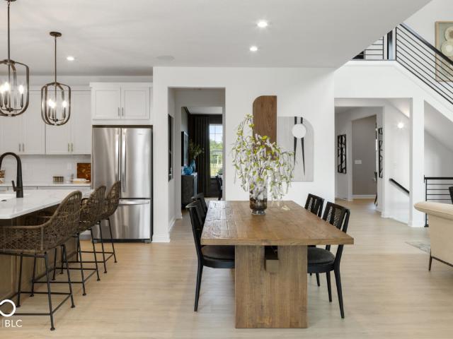1452 E Greyhound Pass