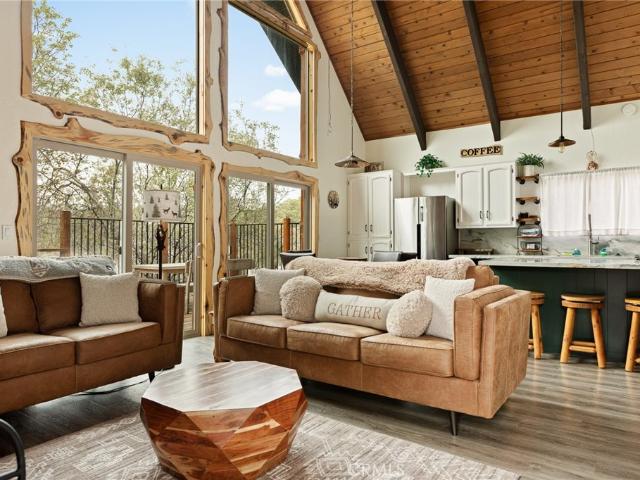 1452 Golden Rule Ln, Lake Arrowhead, CA 92352 | MLS #IG26072