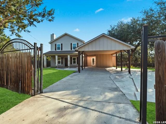 1452 Lakeview Dr