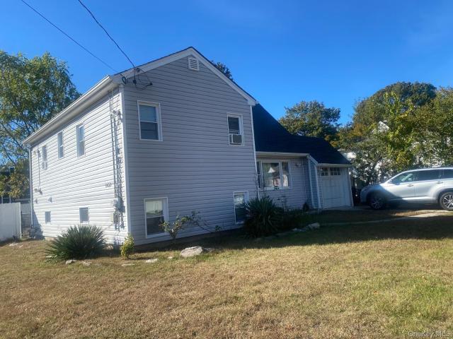 1452 Peters Blvd, Bay Shore, NY 11706 | MLS #926015 | Compass
