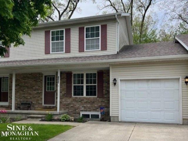 1452 Whispering Woods Ave, Marysville, MI 48040