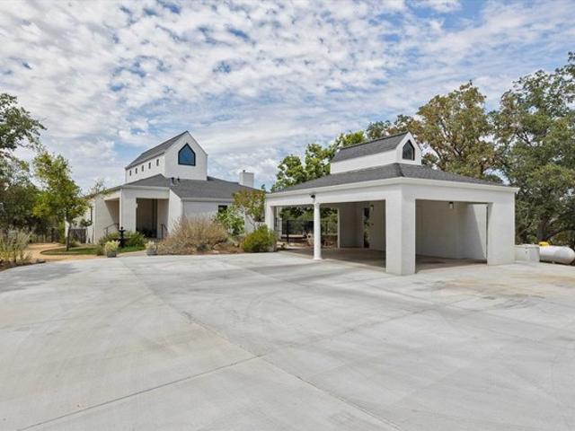 14530 Oak Meadow Dr, Red Bluff, CA 96080