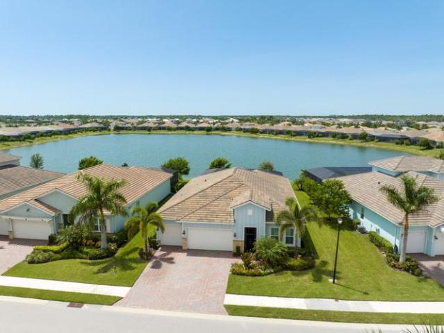 14531 Kelson Cir, Naples, FL 34114