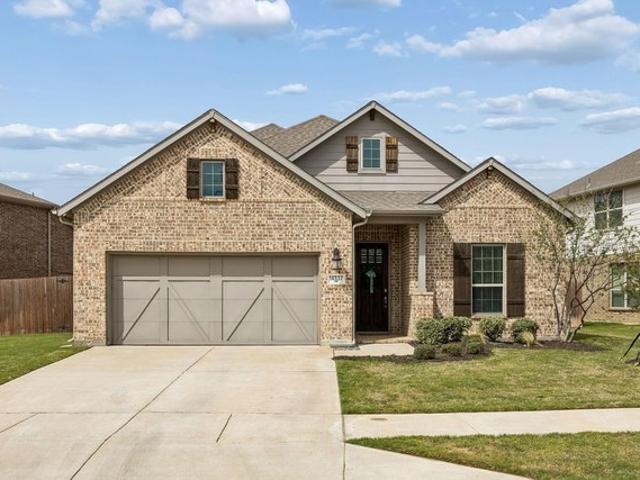 14537 Frog Lake Dr, Fort Worth, TX 76262