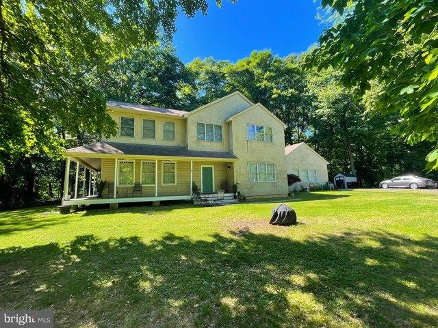 1453 Makefield Rd, Yardley, PA 19067