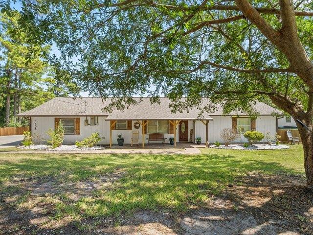 1453 Oak Ridge Dr, Leesville, LA 71446