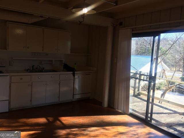 1453 Barnett Shoals A
