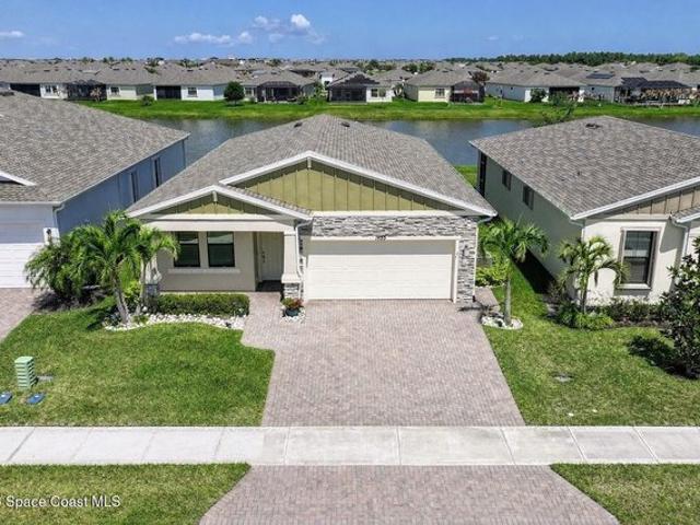 1453 Great Belt Cir, Melbourne, FL 32940
