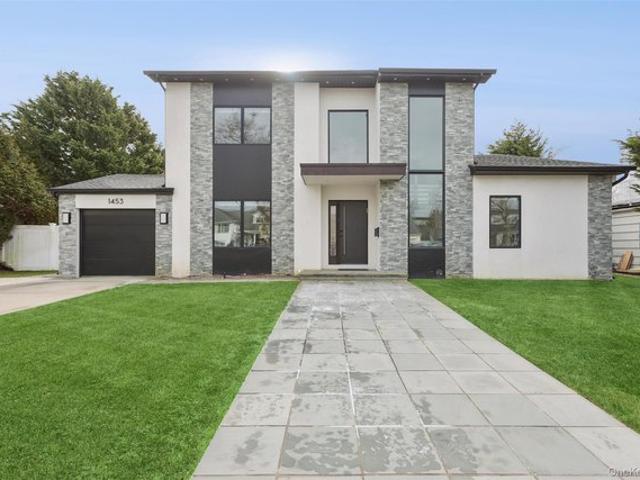 1453 Park St, Atlantic Beach, NY 11509