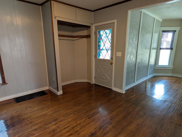 1453 S Float Avenue