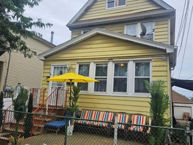 145 08 Arlington Ter, Jamaica, NY 11435