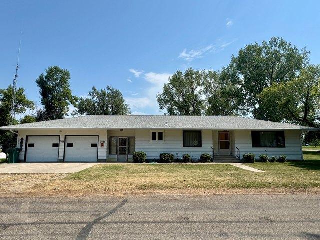 145 4th Ave SE, Leeds, ND 58346