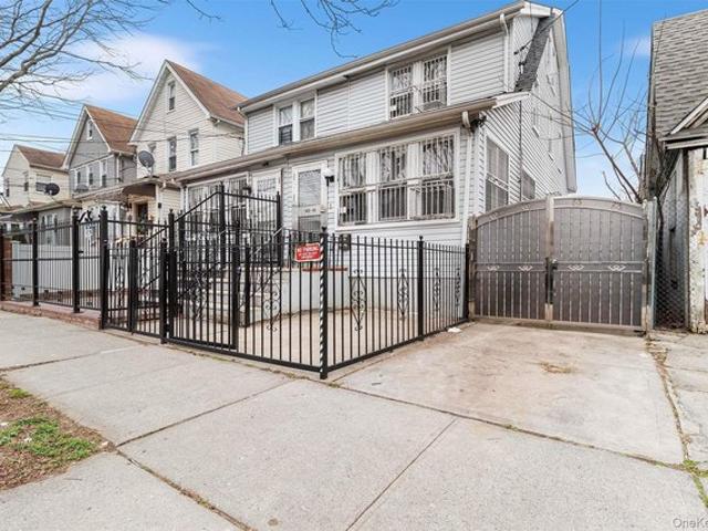 145 51 Arlington Ter, Jamaica, NY 11435