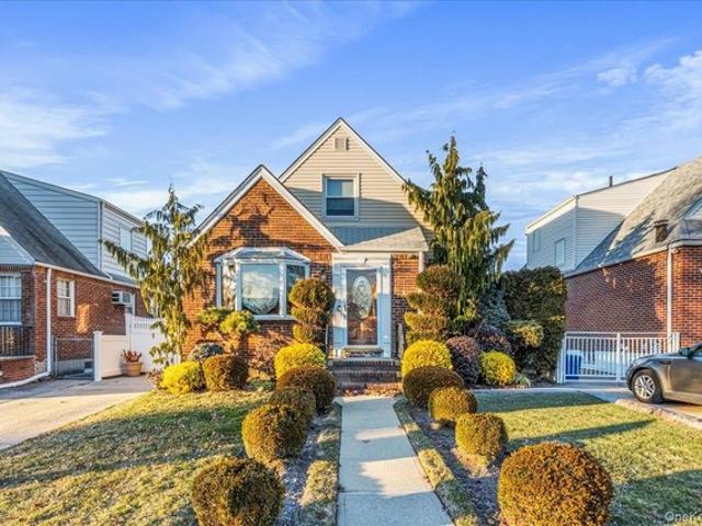 145 65 9th Ave, Whitestone, NY 11357
