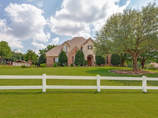 145 Country Vista Cir, Burleson, TX 76028
