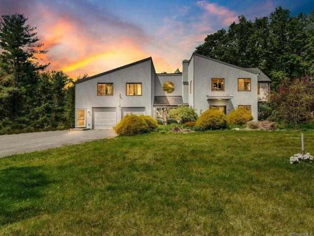 145 Chestnut Tree Hill Rd, Oxford, CT 06478