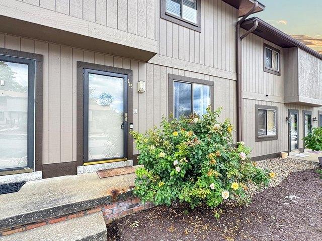 145 Cherrywood Villa, Beaver, WV 25813