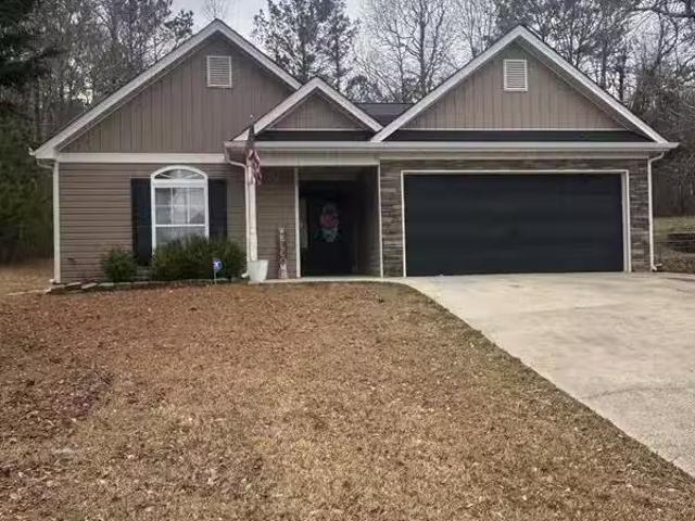 145 CHOCCOLOCCO DR, ANNISTON, AL 36207 Single Family Residence.