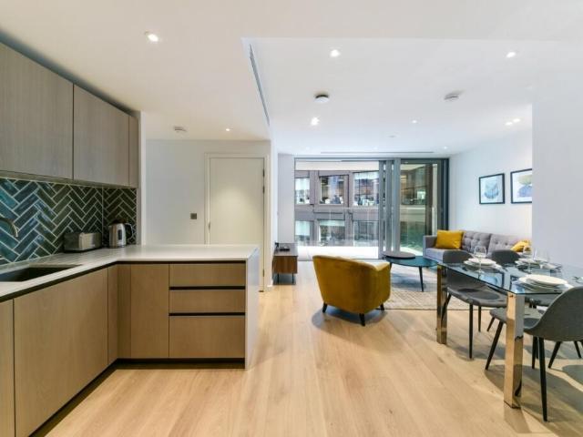 145 City Road, London EC1V 2 bed property to rent £4,025 pcm £929 pw