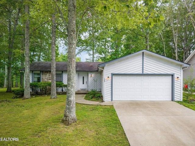 145 Anglewood Dr, Crossville, TN 38558