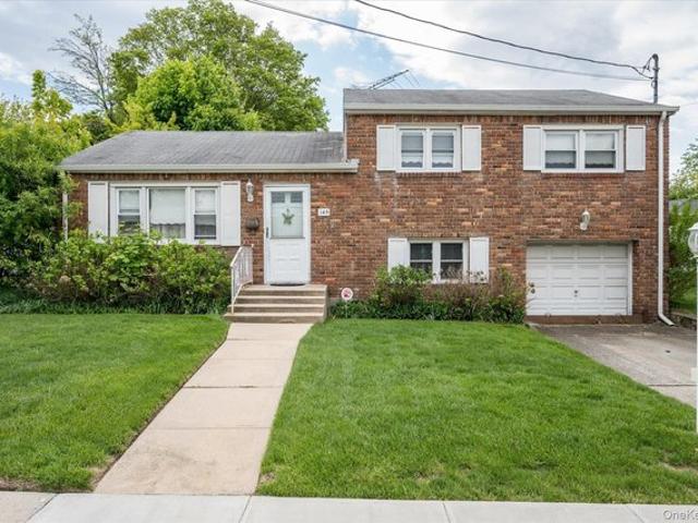 145 Arthur Ave, Floral Park, NY 11001