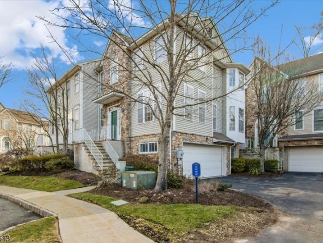 145 Arrowgate Dr, Randolph, NJ 07869 | MLS #4019