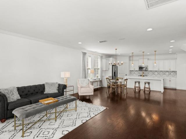 145 Ashcrest Pt